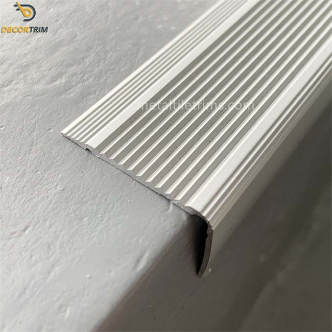 Anodized L Shape Edge Trim , Aluminum 6063 Metal Tile Edging Strip