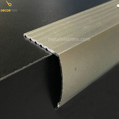 Matt Champagne Tile Stairs Edge Trim , Anti Slip Aluminium L Shape Trim